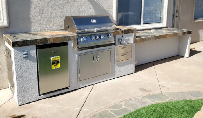 Discover The Roaring Fun Of The Lion Straight Outdoor Kitchen Island ...